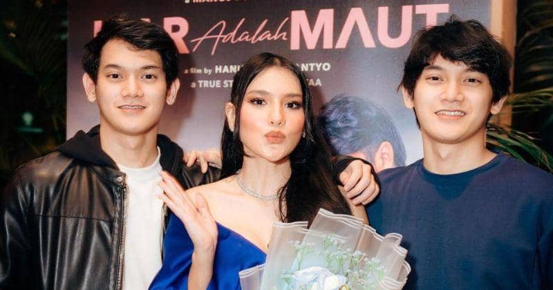 7 Foto Akrab Davina Karamoy dan Kakak-Adiknya yang Kembar | Popmama.com